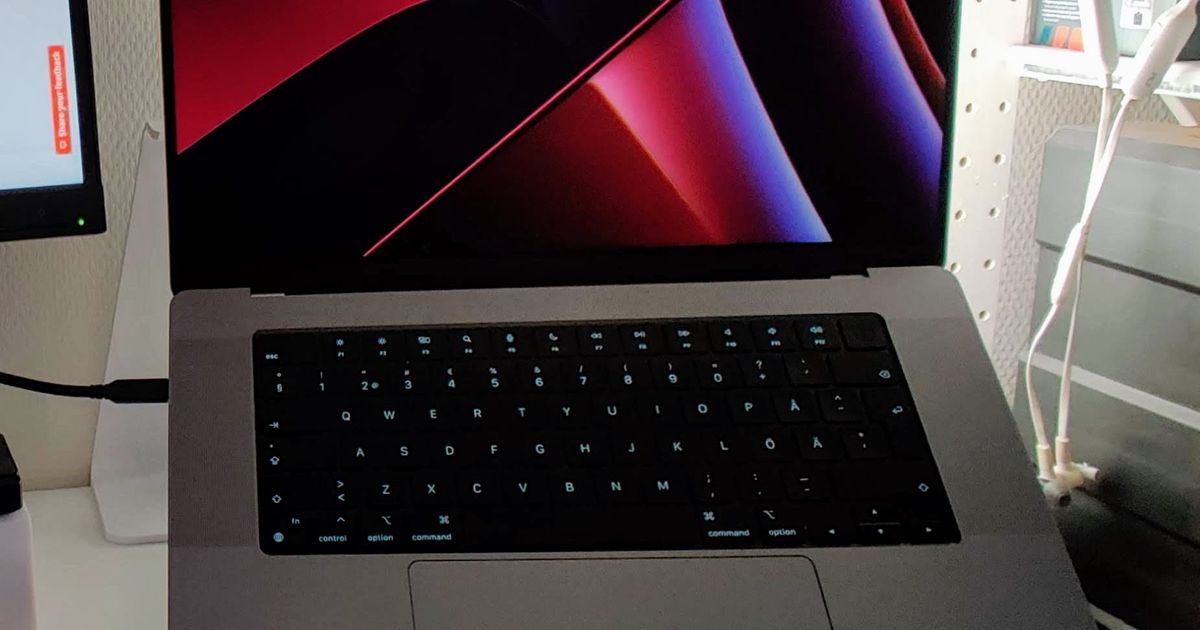 Simple laptop stand MacBook Pro m 16-inch M1 by Matti | Download free ...