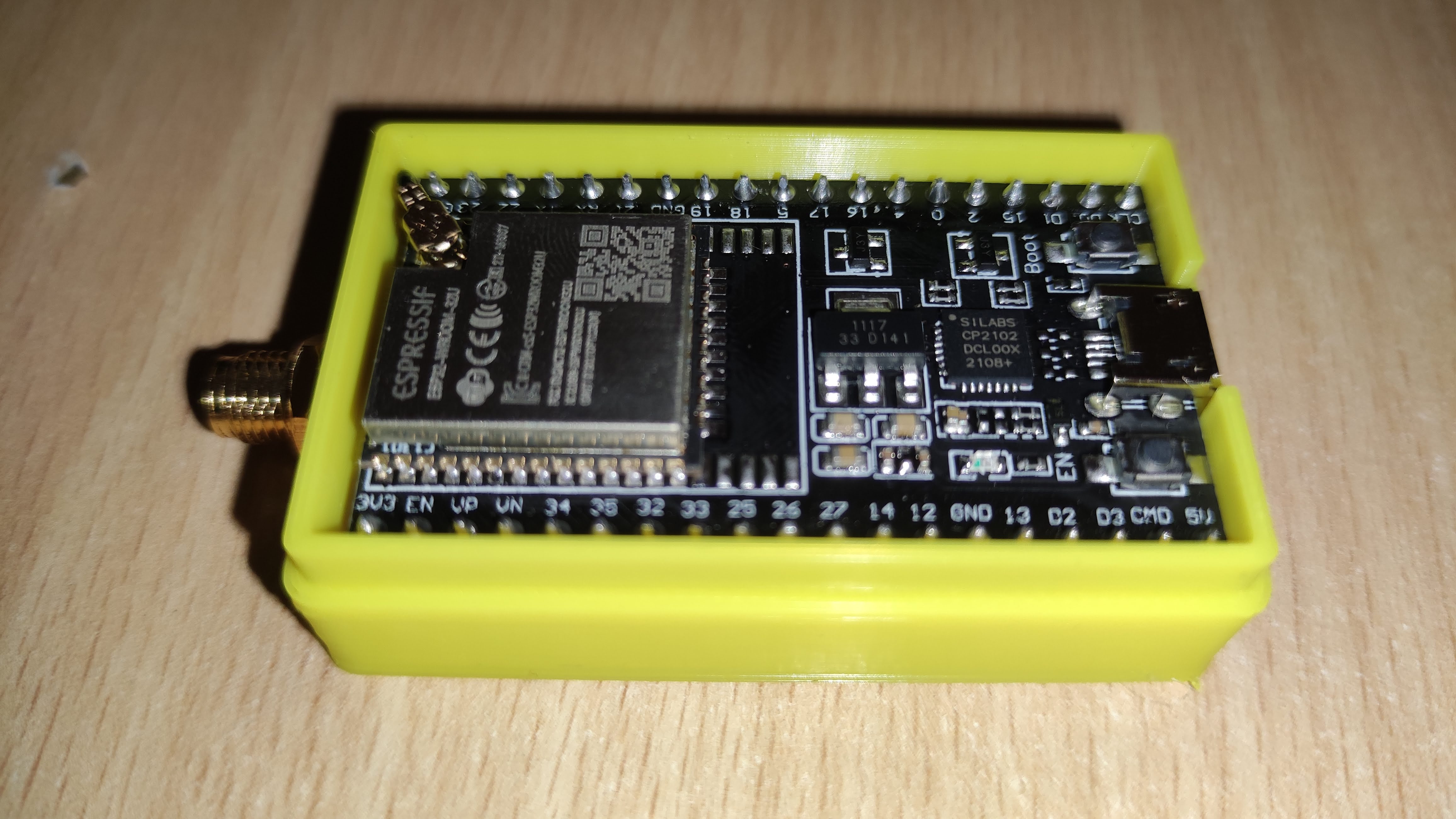 ESP32 with antenna case by pazzicz | Download free STL model ...