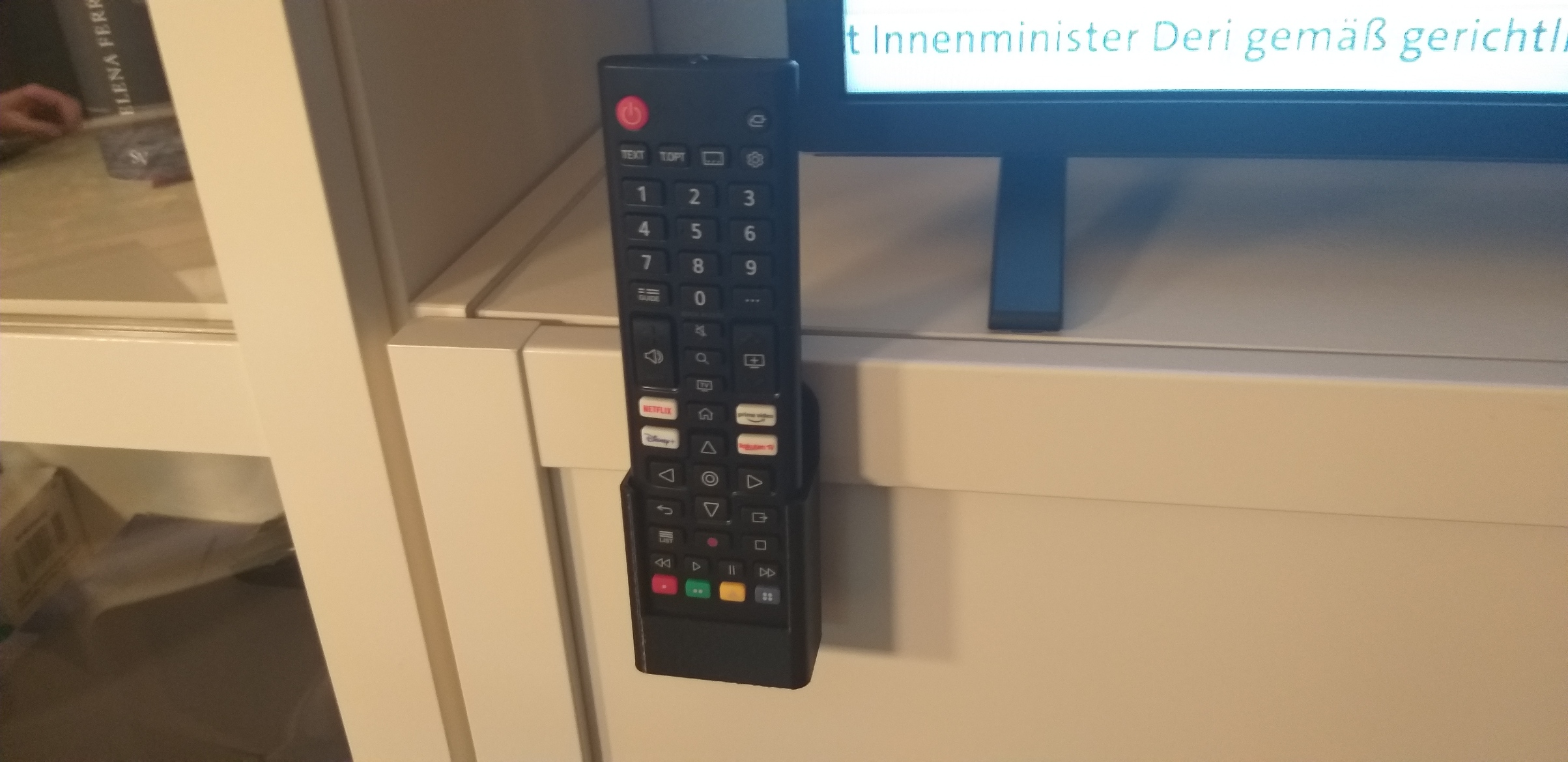 Remote Holder LG TV for Kallax Doors by Brummy | Download free STL ...