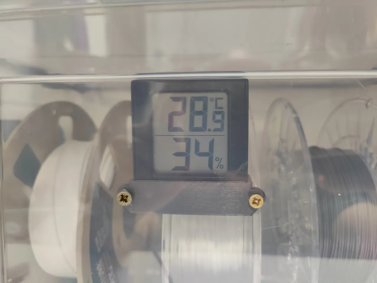 Hygrometer Halter (Therm Pro) by Honolulu | Download free STL model ...