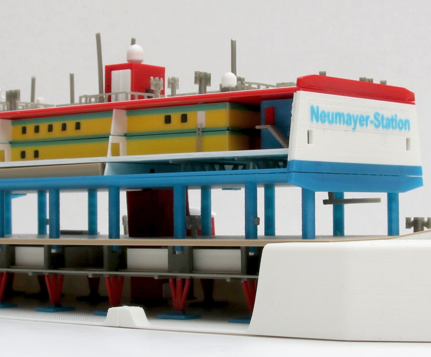 Antarctic Research Station Neumayer III - Highly Detailed by Necko ...