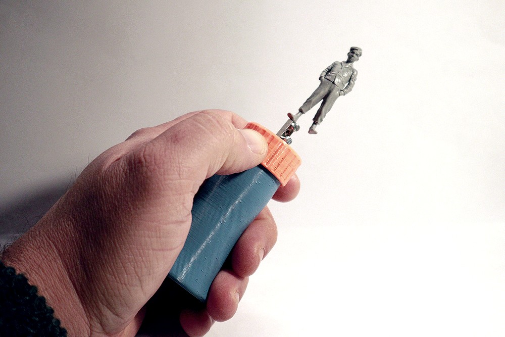 Rotating handle for scale model figures by Emme3D | Download free STL ...