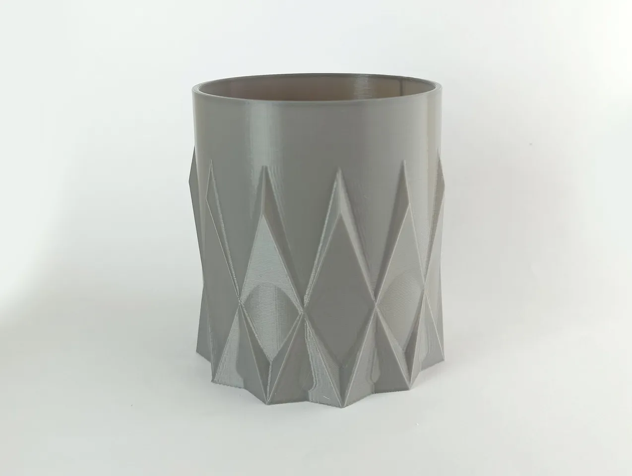 Flower Pot - Spikes x4 by GreenCopper | Download free STL model ...