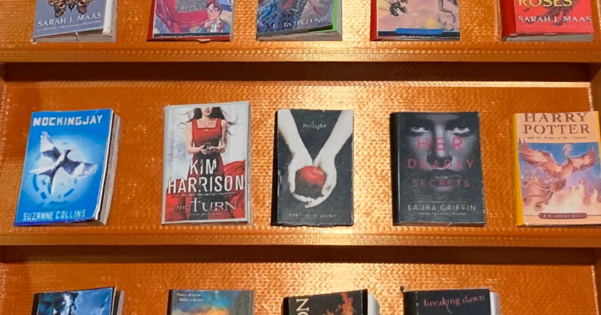 Simple Mini Book case by k.makesstuff | Download free STL model ...