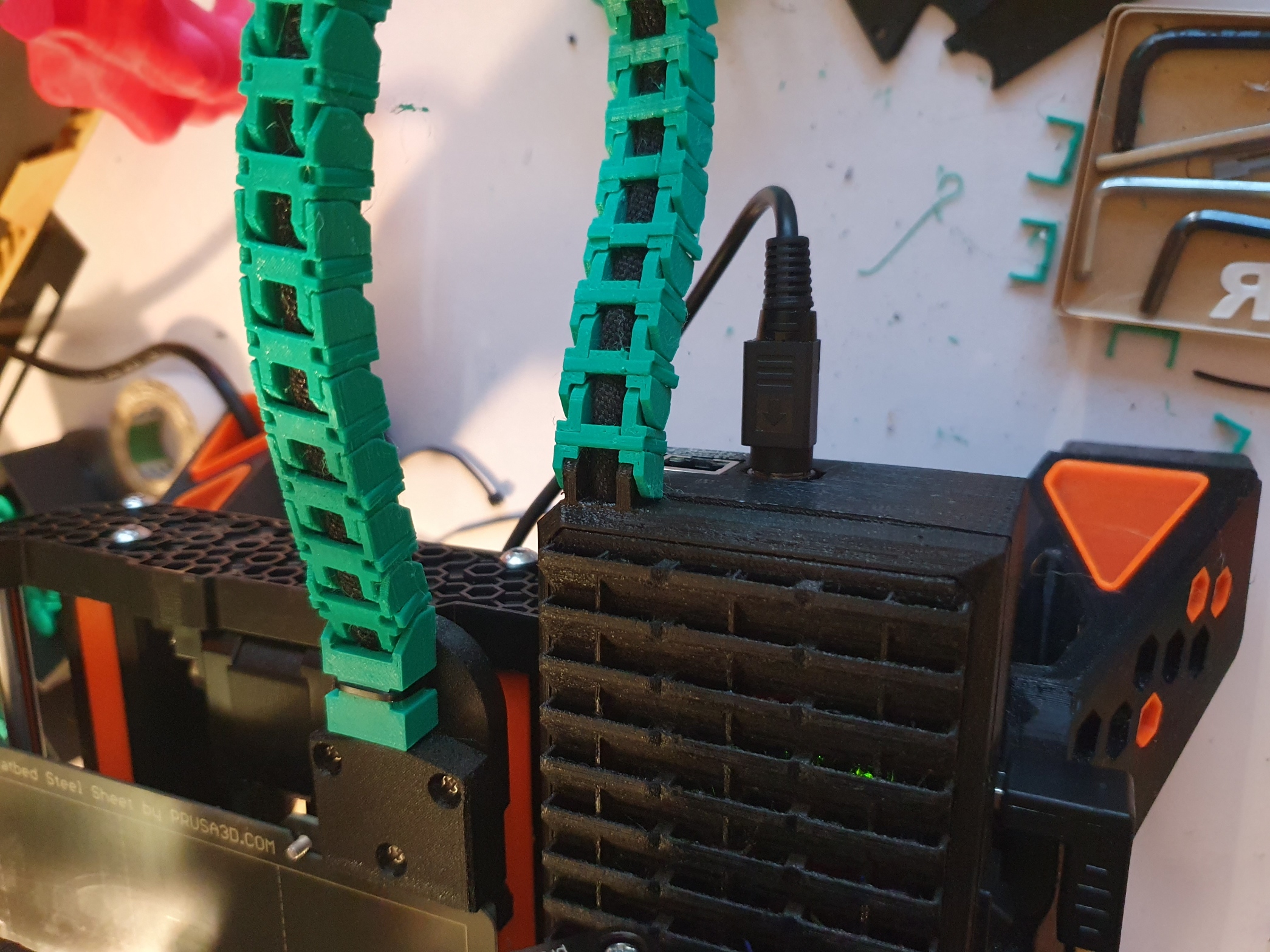 Z-Box Lid with Chain Connector by Rob | Download free STL model ...