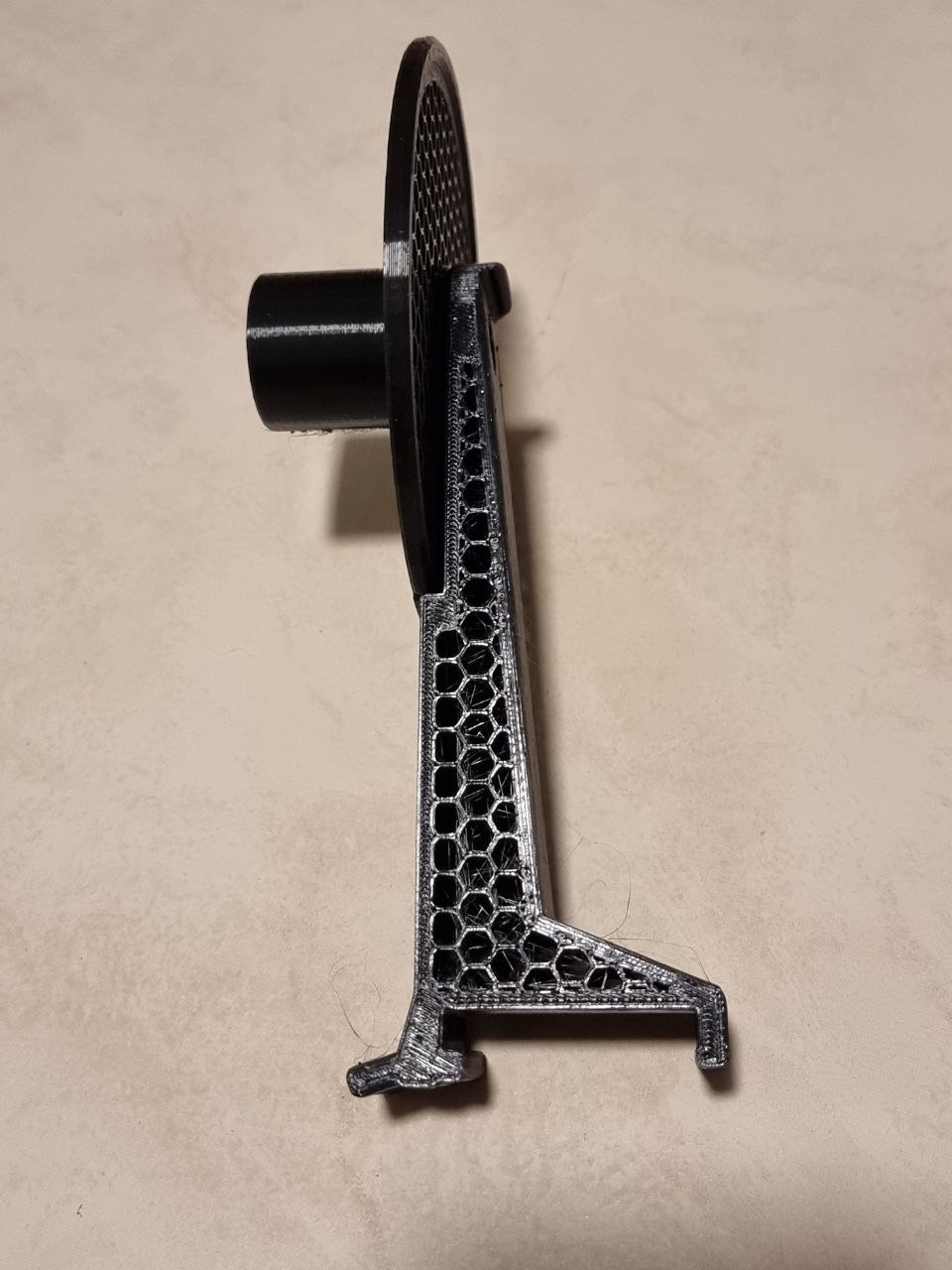 Horizontal Low Profile Spool Holder w/ Filament Guide by Bobby ...