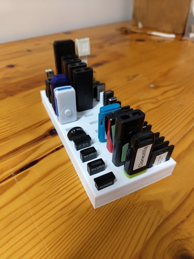 USB, USB-C and SD card holder by Krasimir | Download free STL model ...