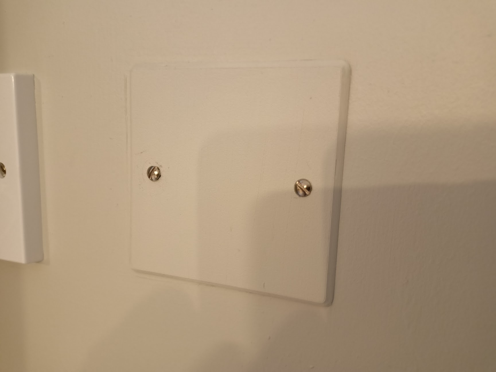Wall socket blank plate slim (UK) by Ryszard Gorazda | Download free STL model | Printables.com