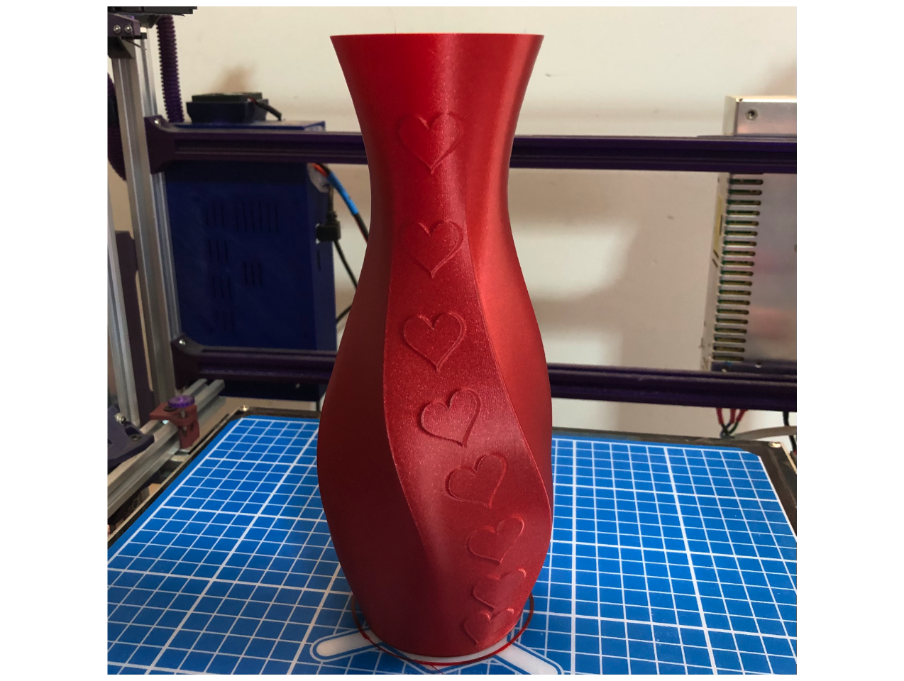 Flowing Hearts Vases by Thomllama | Download free STL model ...