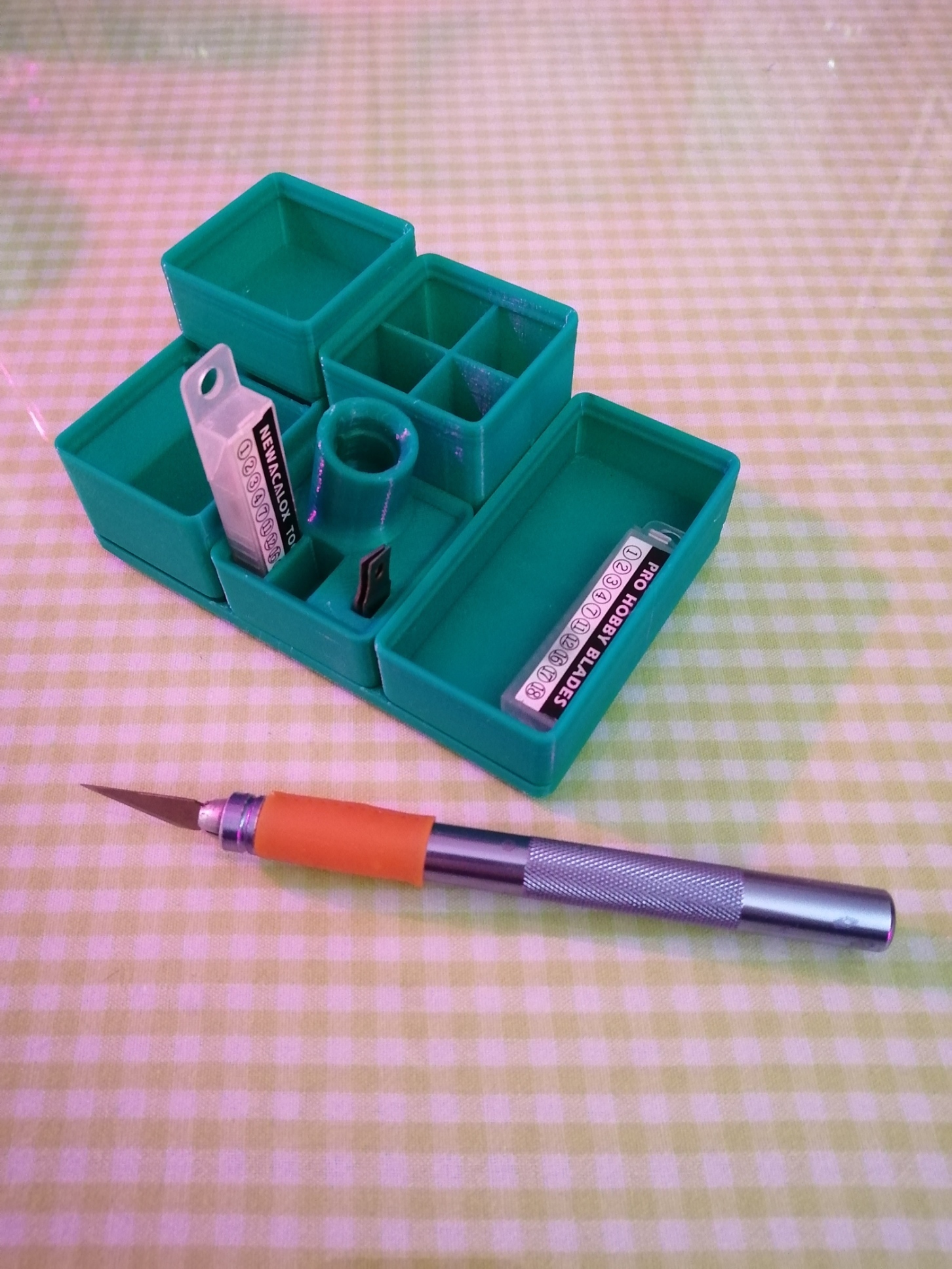 Fiskars hobby knife holder for #gridfinity by Tbah | Download free STL ...