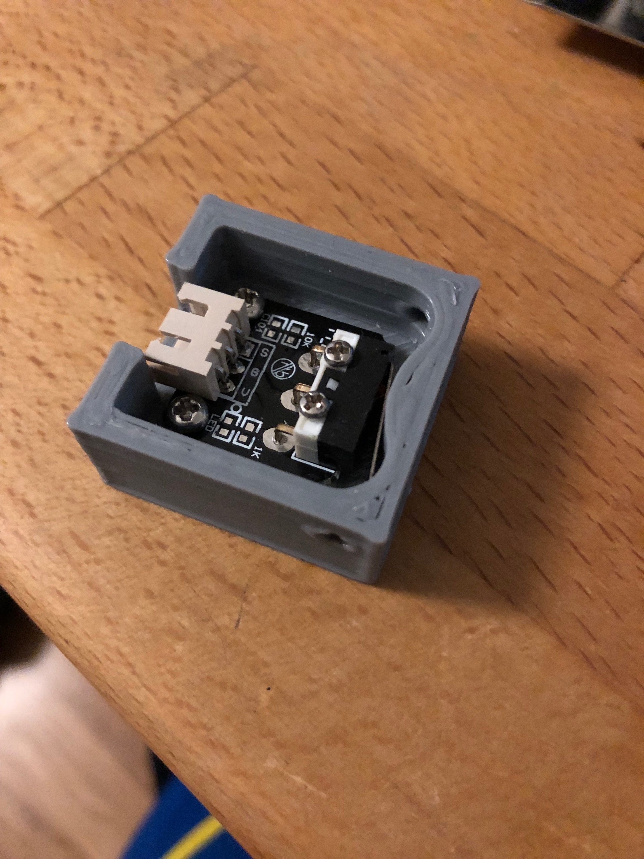 Filament sensor by Challe | Download free STL model | Printables.com