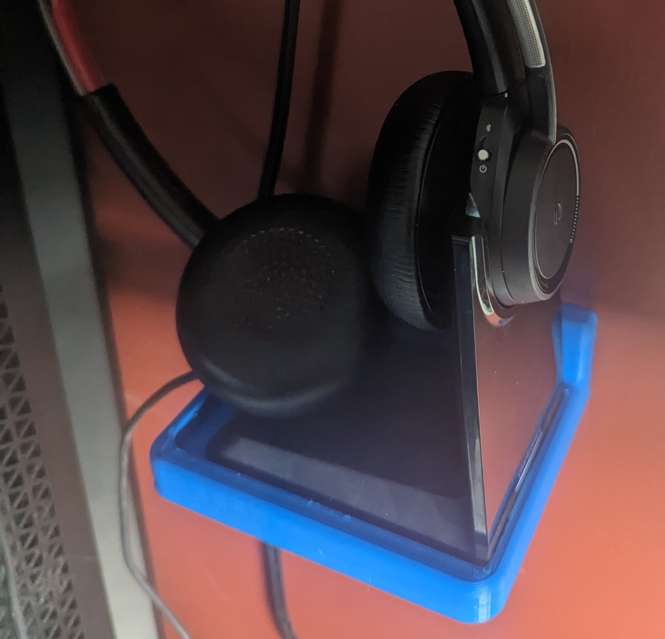 Plantronics Voyager Focus UC Charging Base Wall Mount by jcbbas ...