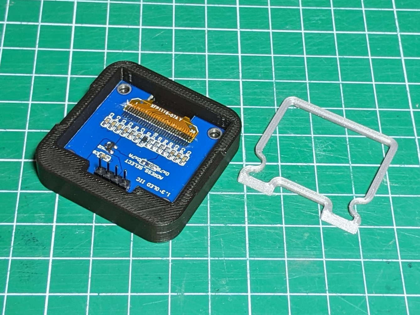Display clip for OLED terminal by steve | Download free STL model ...