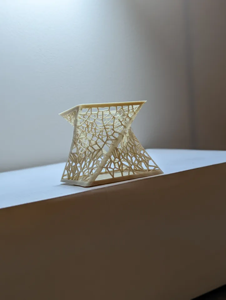 Voronoi Vase by Leon Evans | Download free STL model | Printables.com