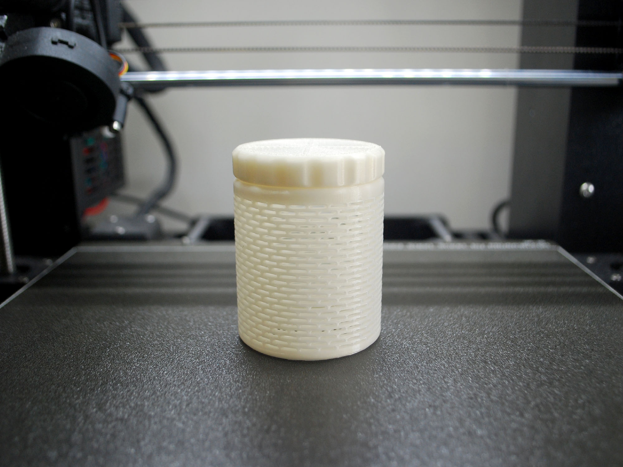 Silica Gel Spool Container - 65mm by clypp | Download free STL model ...