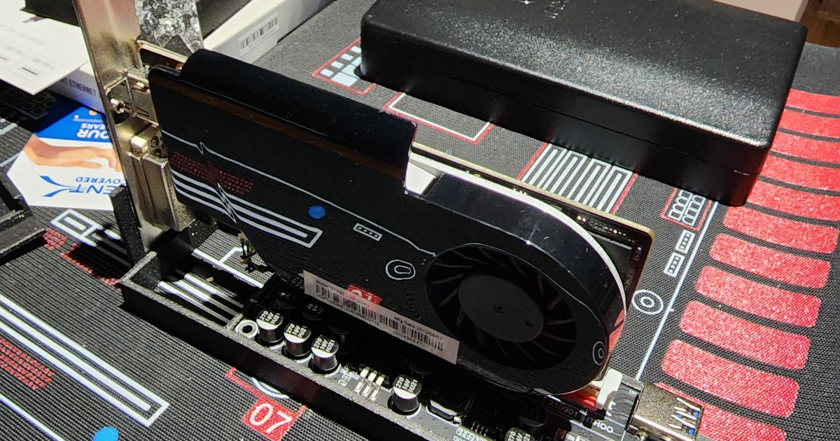 PCI-e Single Slot Riser Stand by IroesStrongarm | Download free STL ...