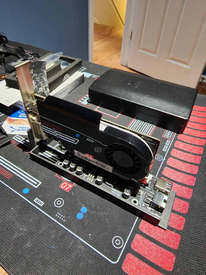 PCI-e Single Slot Riser Stand by IroesStrongarm | Download free STL ...