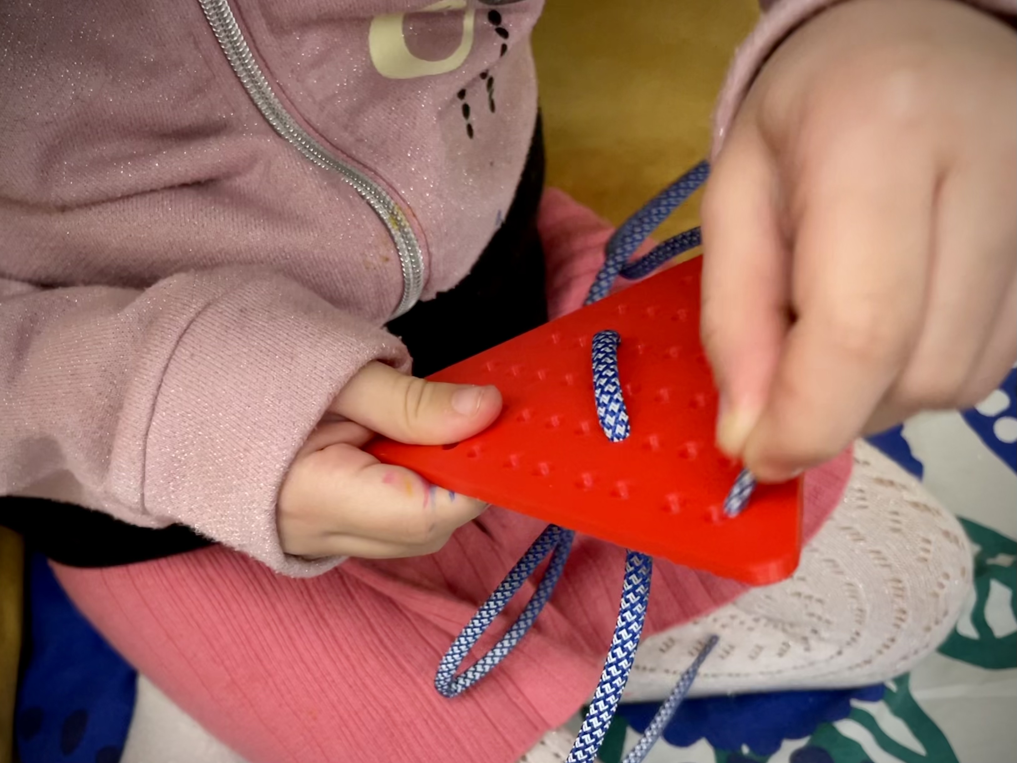 Game for children Geometric shapes and thread by Alessiodral | Download ...