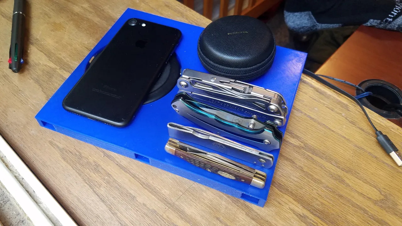 Wireless Charger Lego Compatible Catch-All Tray by J.Biggs | Download ...
