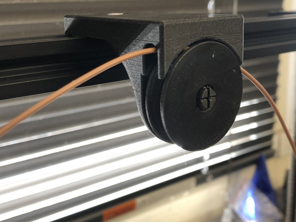 Top mounted filament roller par PJC 3D Printing | Téléchargez ...