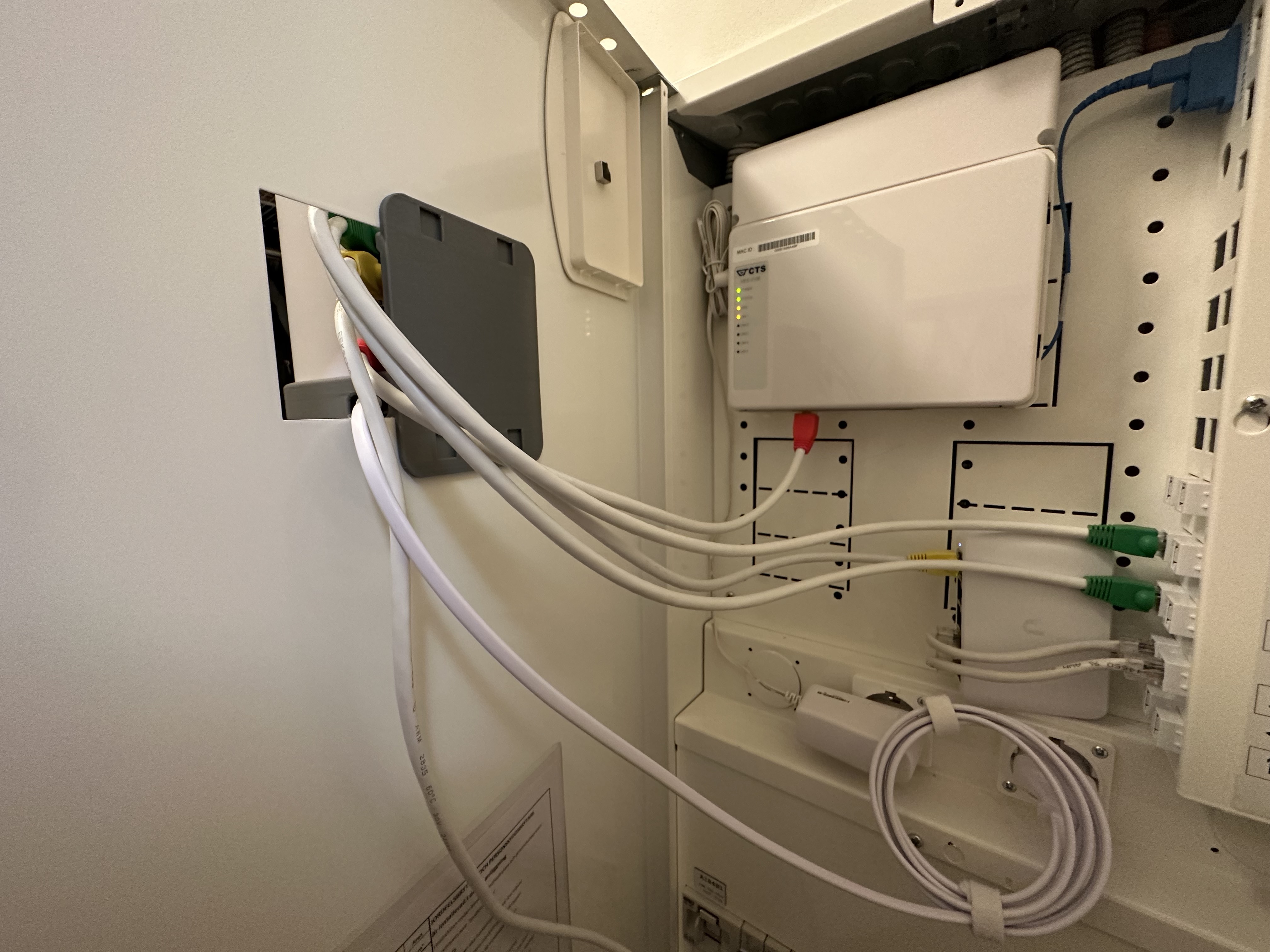 UniFi Dream Router - GARO - Snap-in Mount by JP | Download free STL ...