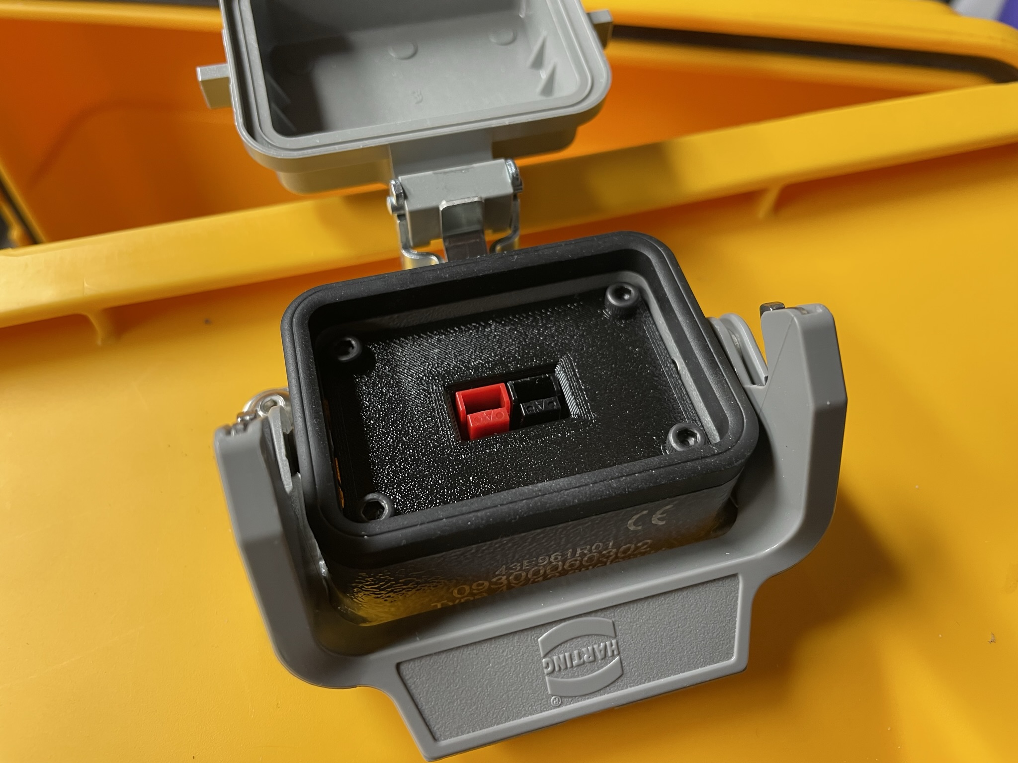 Harting Han B to Anderson PowerPole (APP) plate by SLaSH_007_1 ...