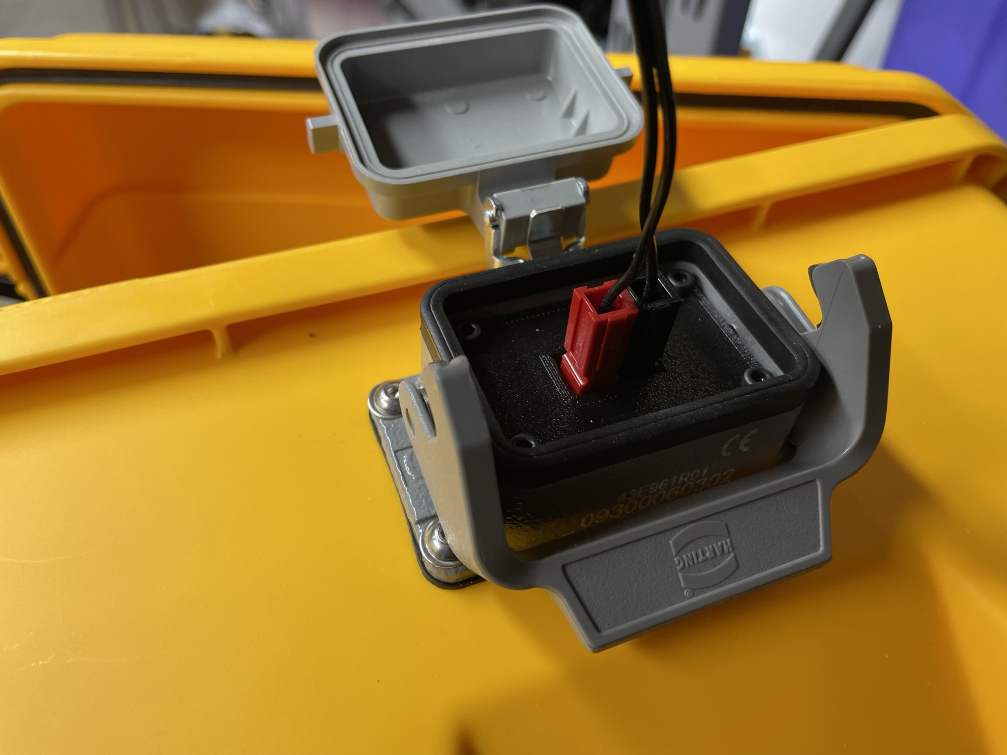 Harting Han B to Anderson PowerPole (APP) plate by SLaSH_007_1 ...