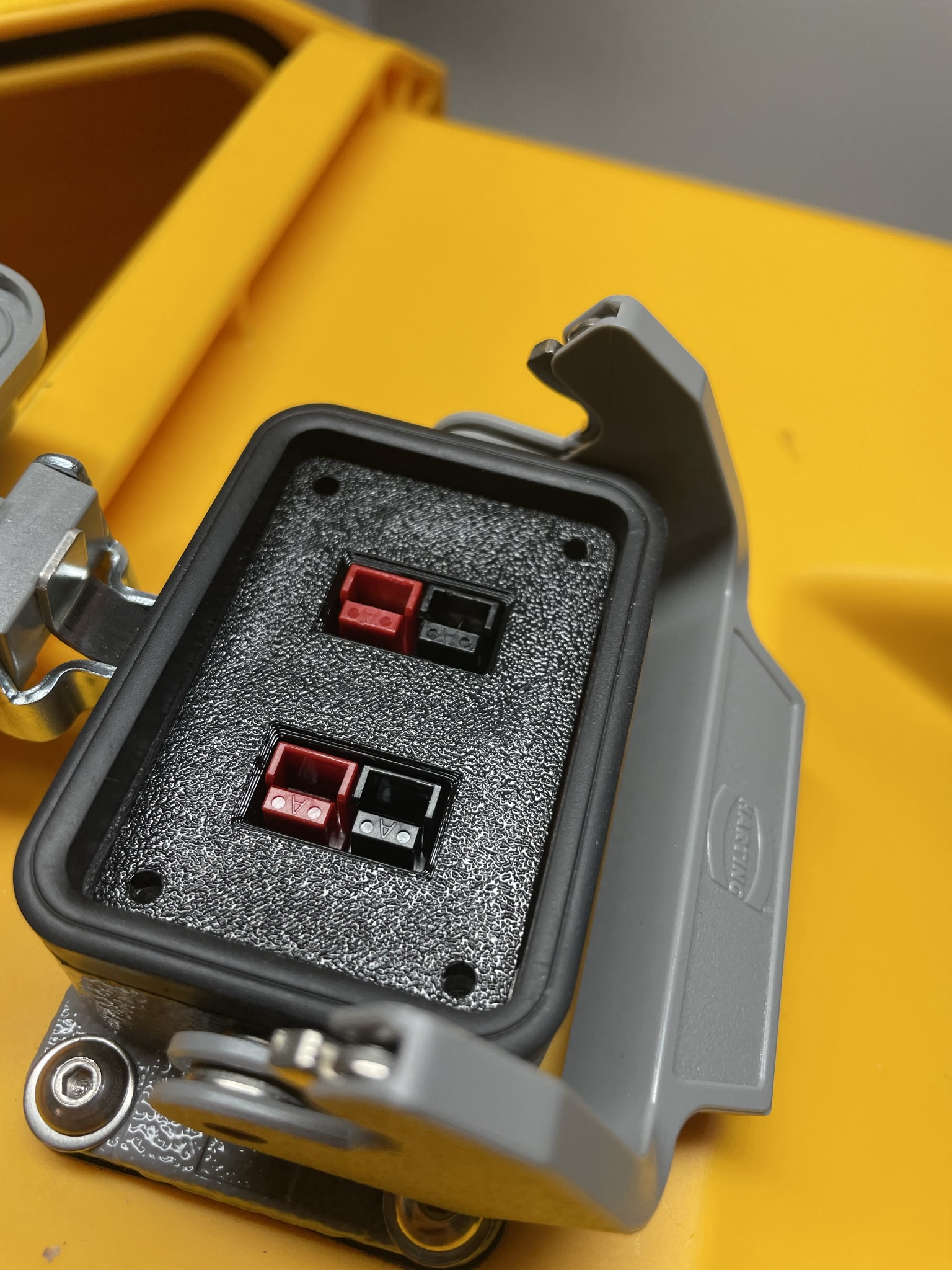 Harting Han B to Anderson PowerPole (APP) plate by SLaSH_007_1 ...