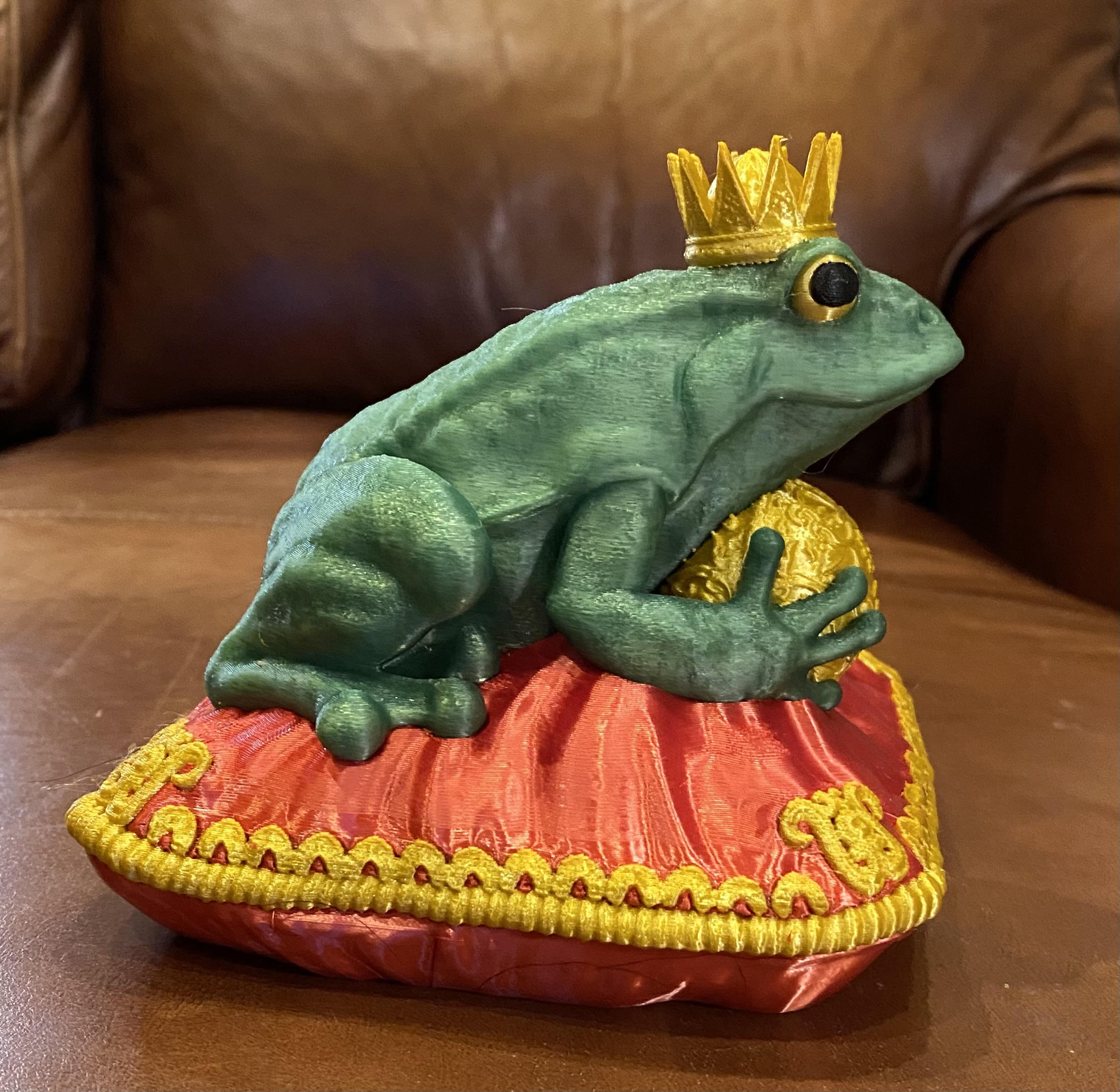 The Frog Prince (multi and single colour fairytale model) by Loubie3D ...
