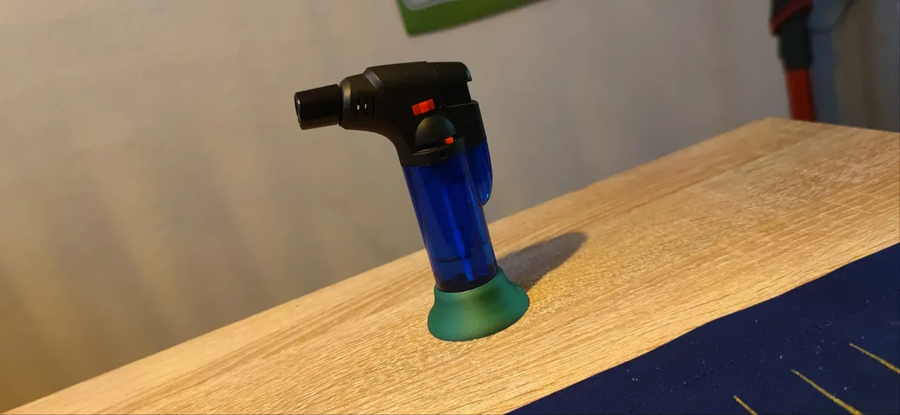 Gas -torch / -lighter stand by MAKERIC | Download free STL model ...