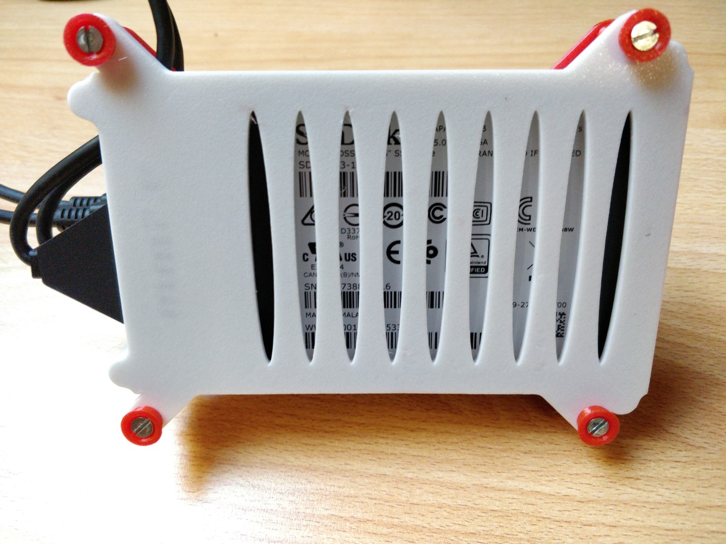 Raspberry Pi 4 Enclosure with 2,5" SSD/HDD Mount by Helmar | Download ...