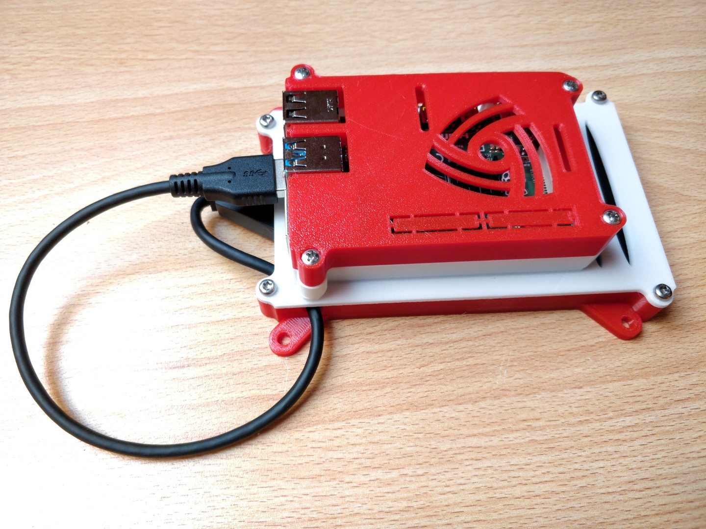 Raspberry Pi 4 Enclosure with 2,5" SSD/HDD Mount by Helmar | Download free STL model ...