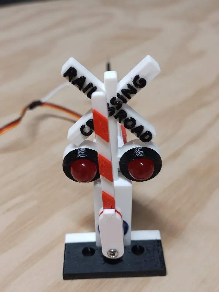 HO-Scale Model Train Level Crossing Signal by Everett Ramer | Download ...