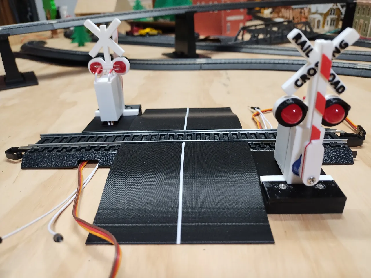 HO-Scale Model Train Level Crossing Signal by Everett Ramer | Download free STL model ...