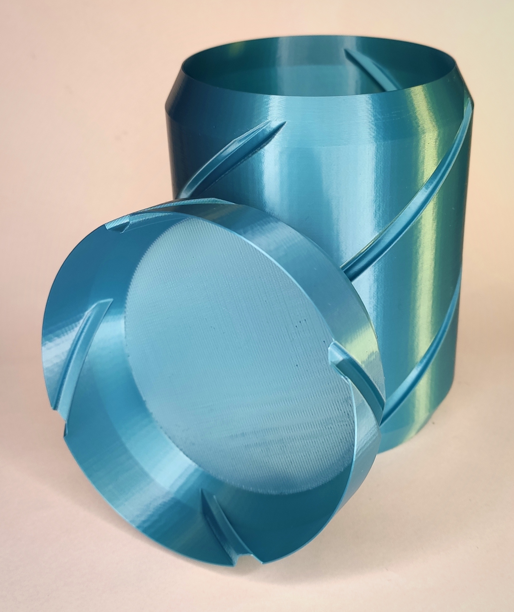 Threaded container with closure by Marek S | Download free STL model ...