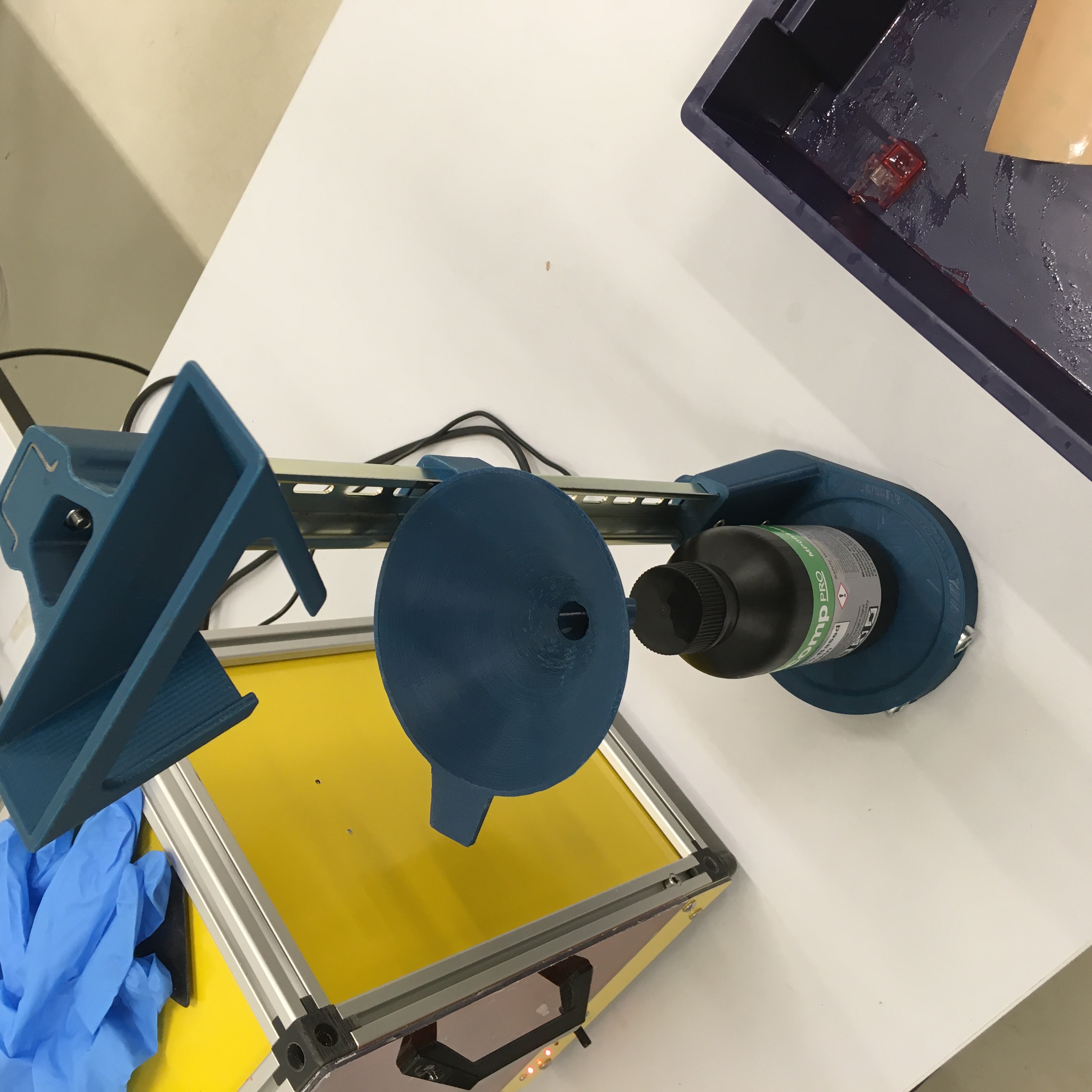 Resin vat and funnel stand (din rail mounted) by _cybermouse_ ...
