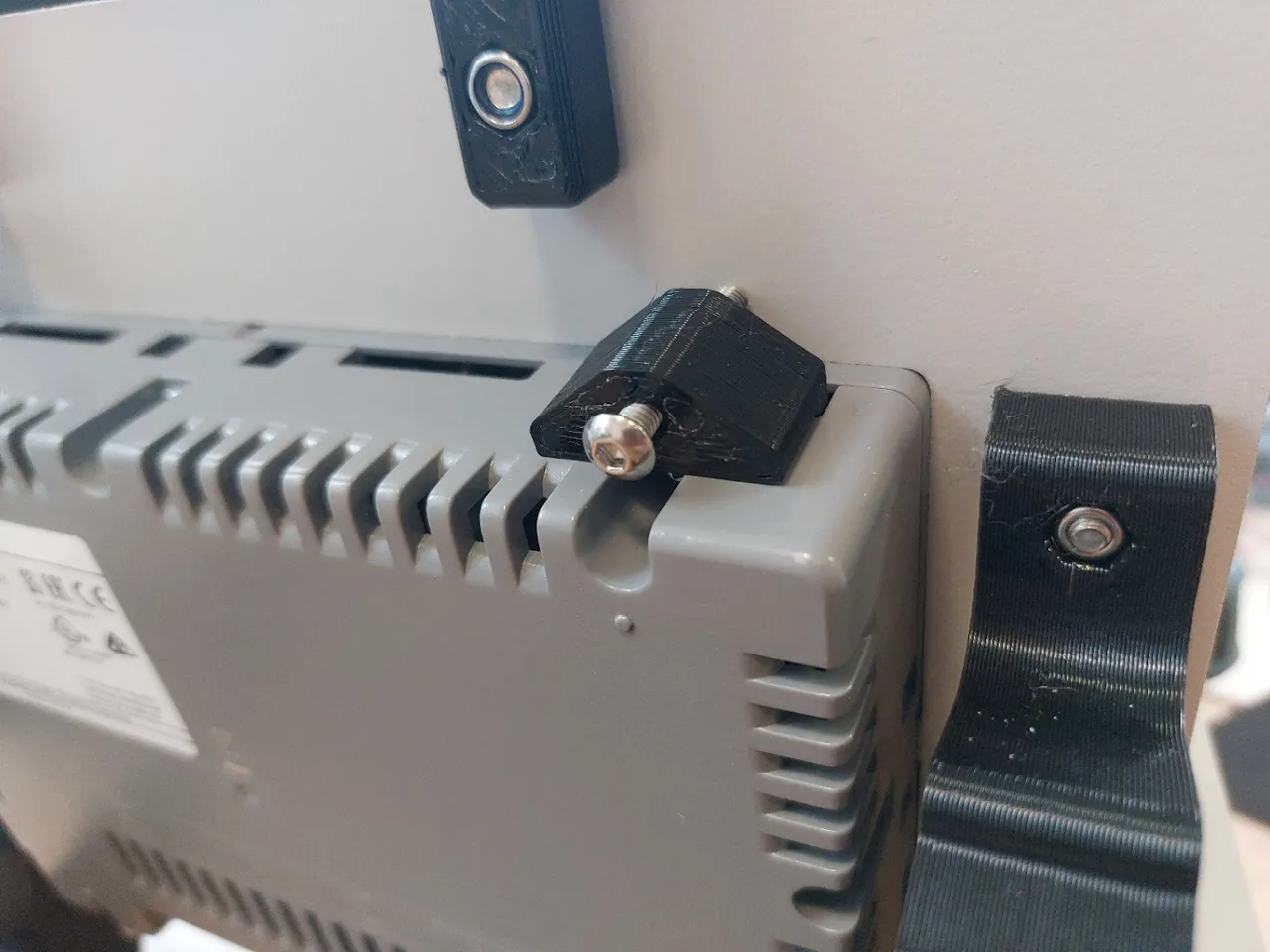 Simens HMI (KTP700 Basic) Holder M4 by Rilexer | Download free STL ...