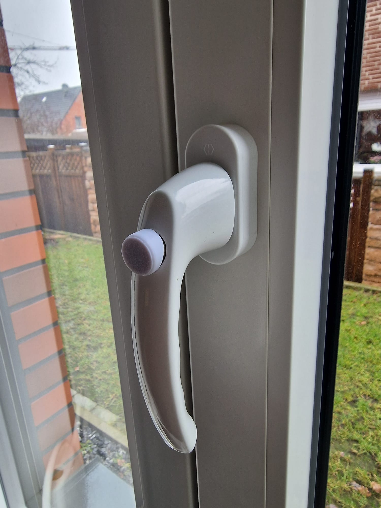 Window Anti-Lock Cap by Yannik | Download free STL model | Printables.com