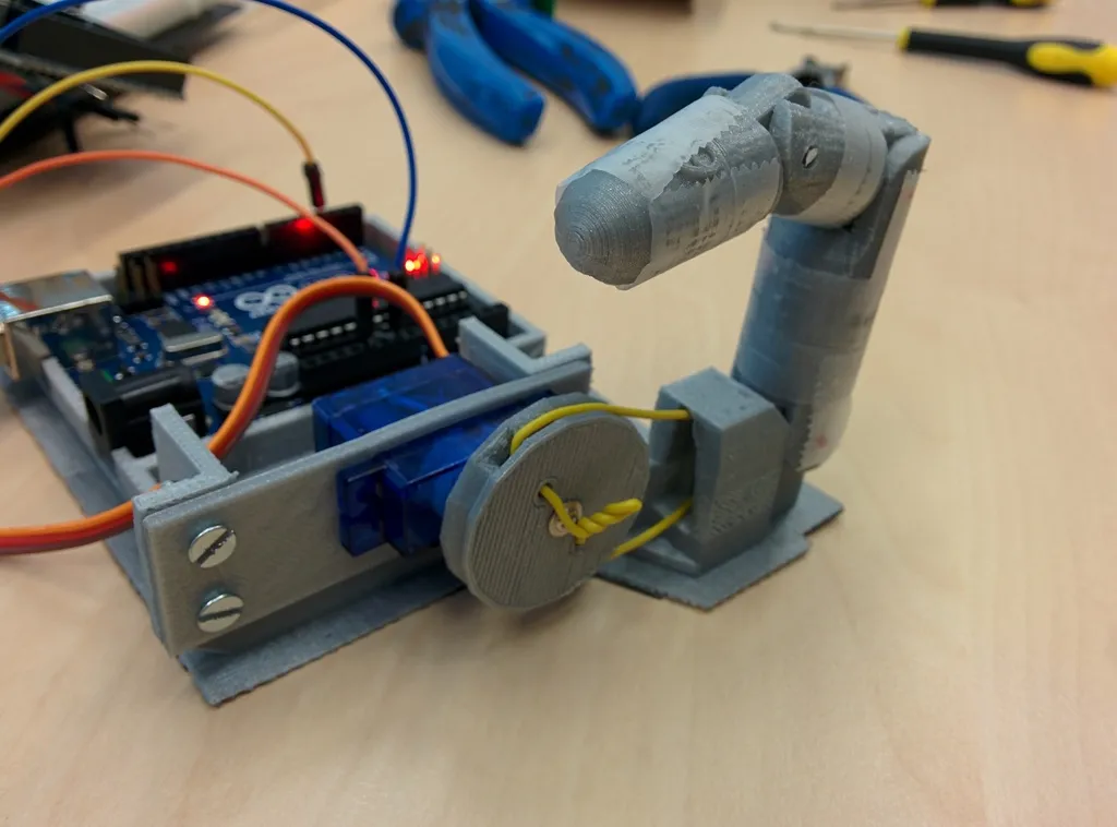 9g servo adapter for Inmoov Finger starter by Letmeknow | Download free ...