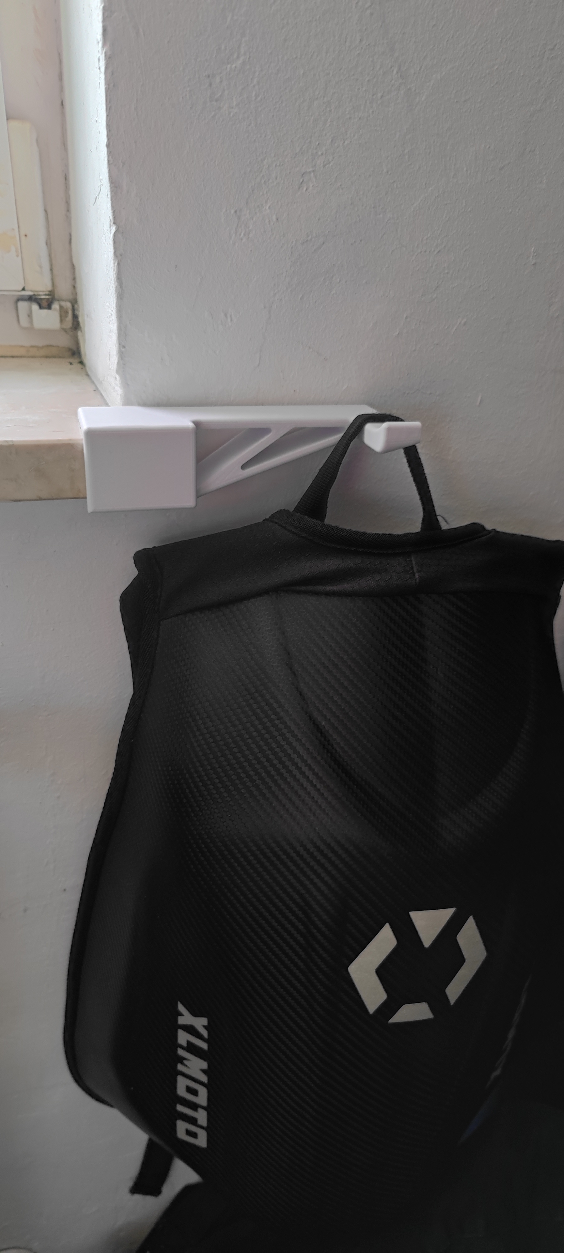 Fensterbrett-Haken / Windowsill Hooks by Printforme | Download free STL ...