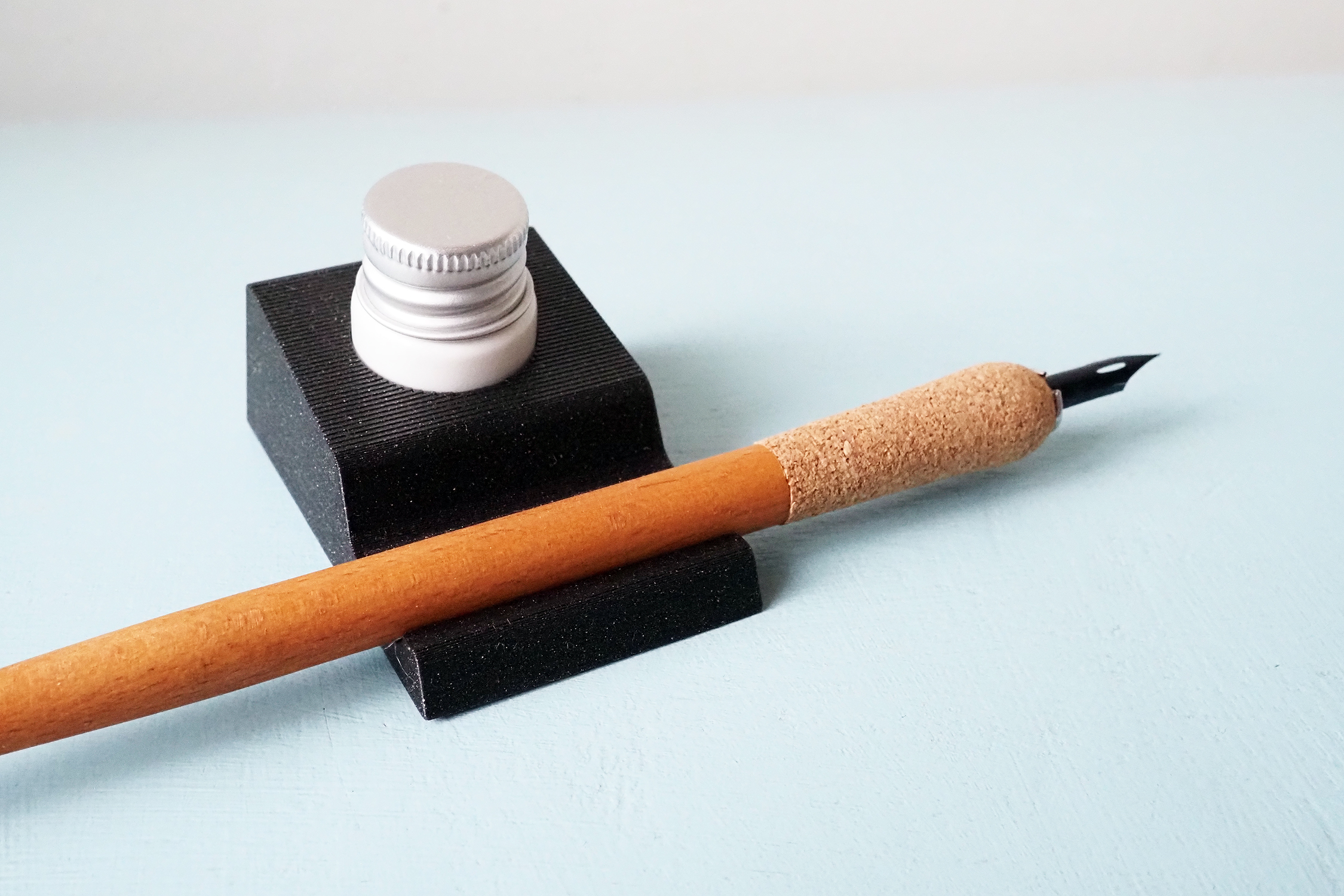 Ink pot holder by Kreativní centrUM | Download free STL model ...