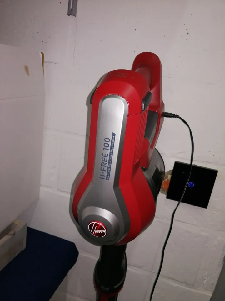 # 2 WALL HOLDER VACUUM HOOVER H-FREE 100 by Mick | Download free STL ...