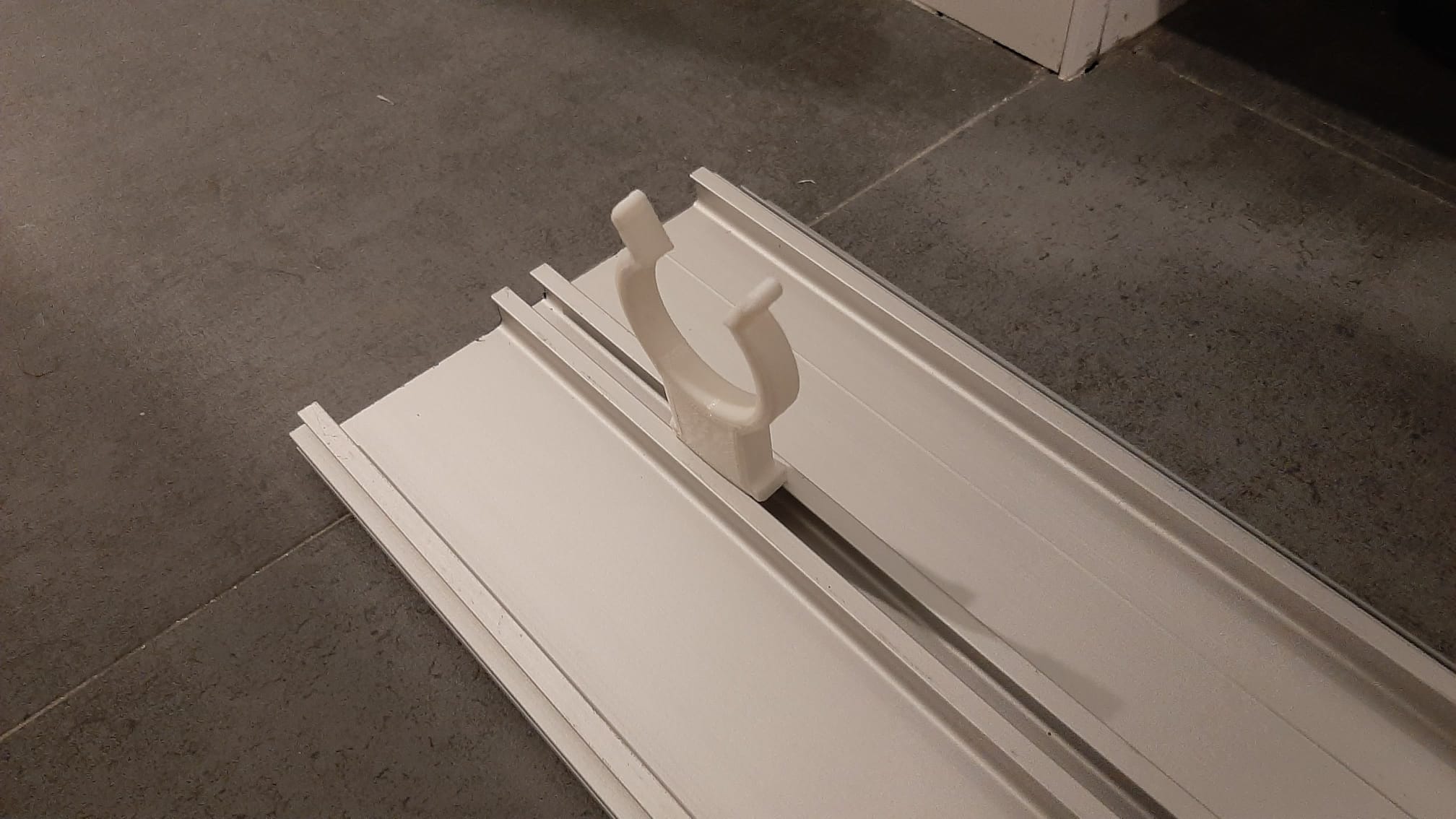 Kitchen baseboard clamp by enekomontero | Download free STL model ...