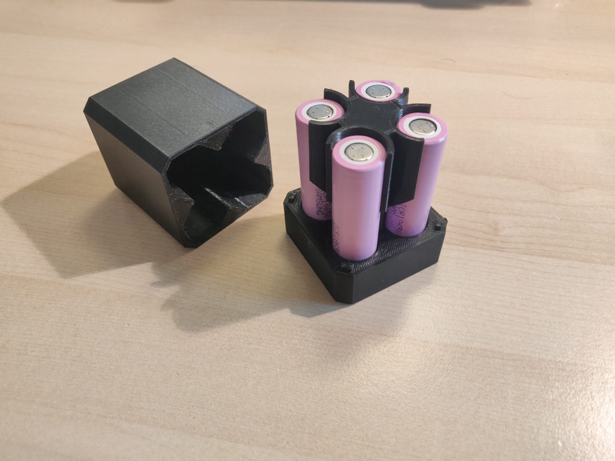 18650 Cell Storage Case with Magnetic Lid by TLS Makes | Download free ...
