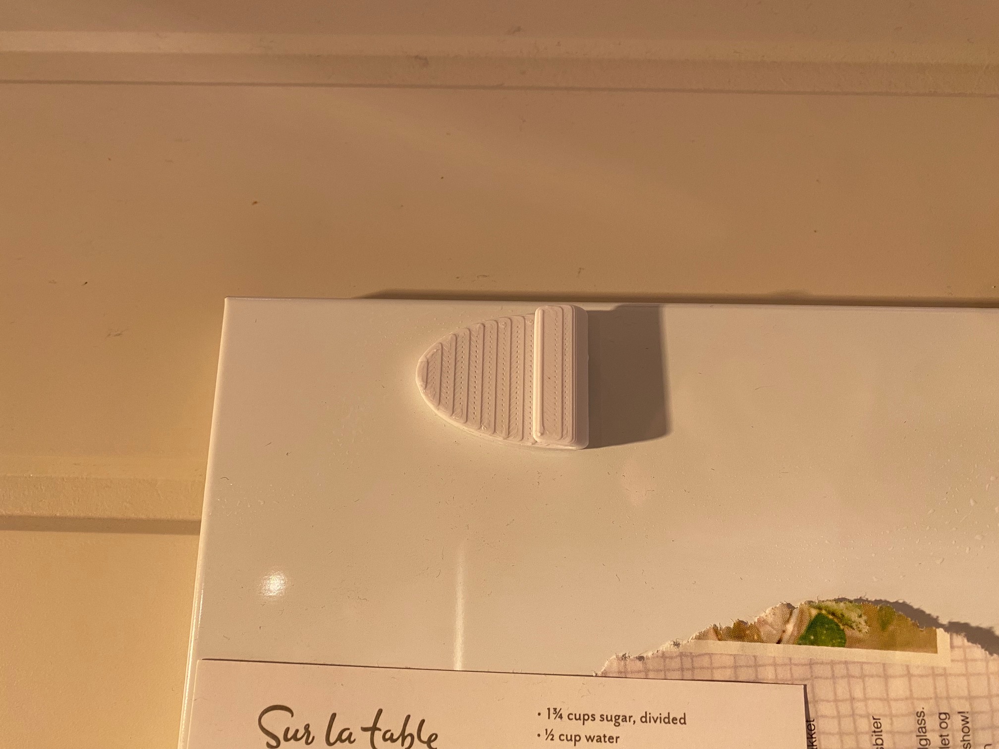 Low profile magnetic hook by floano | Download free STL model ...