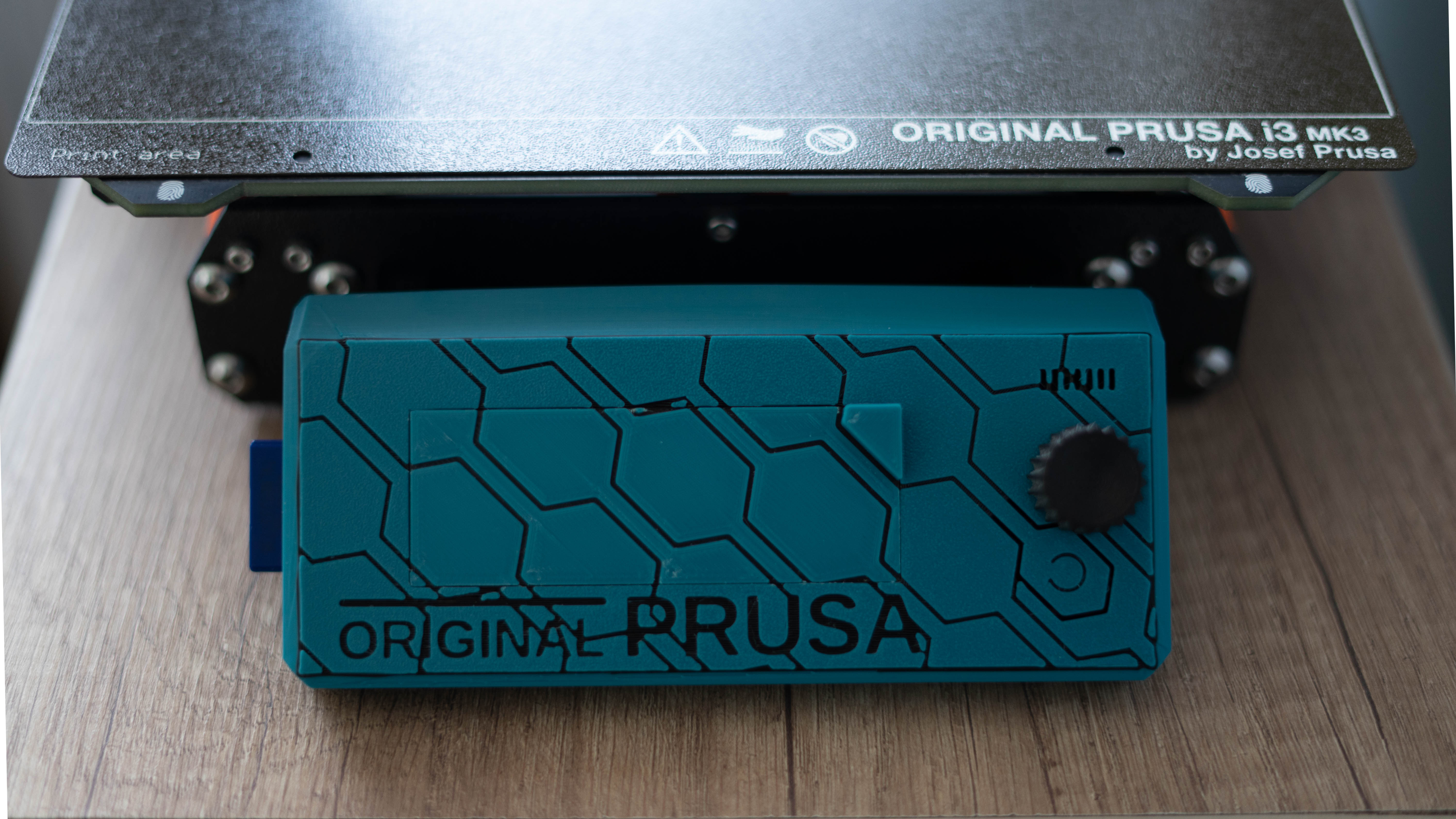 Hexagon patterned Prusa LCD cover V1 + V2 by dca_prints | Download free ...