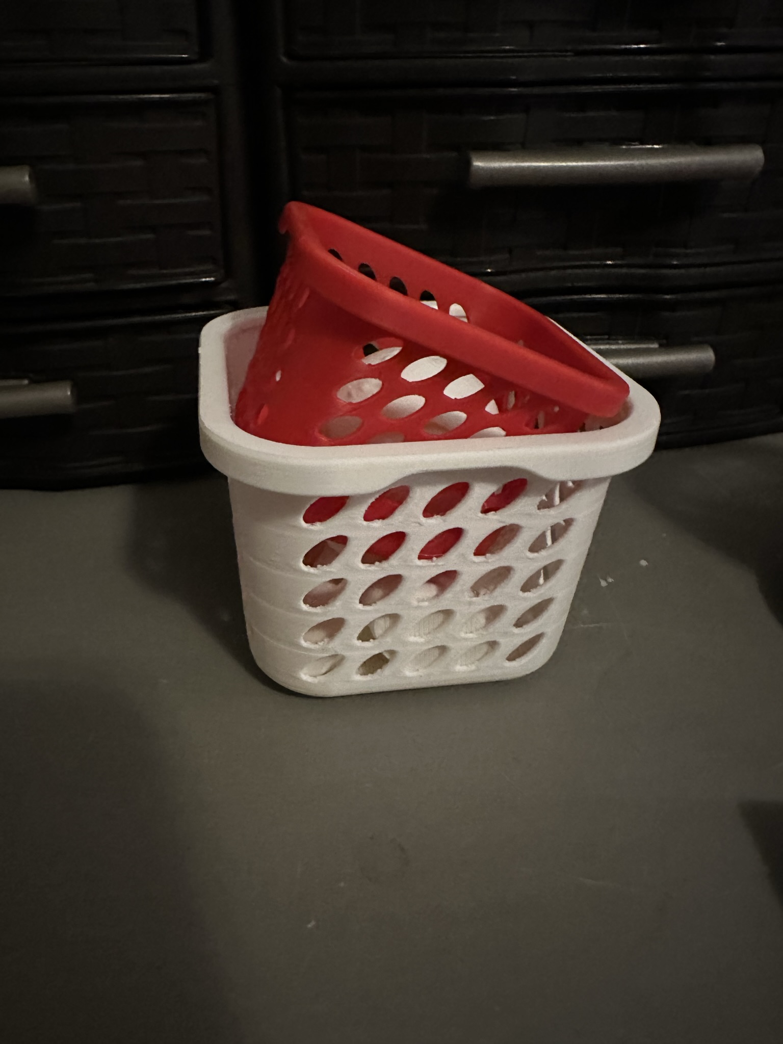 Mini Laundry Basket with Oval Holes by markury | Download free STL ...