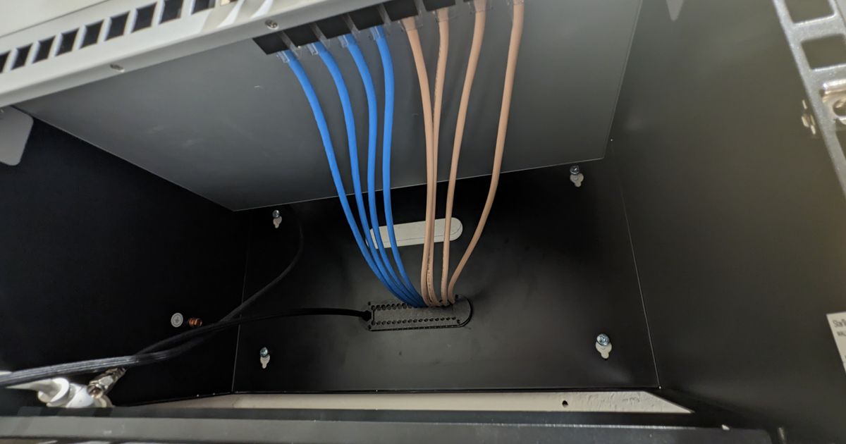 Cat6 Ethernet organizer bulkhead for Startech Server Rack by Ratchet ...