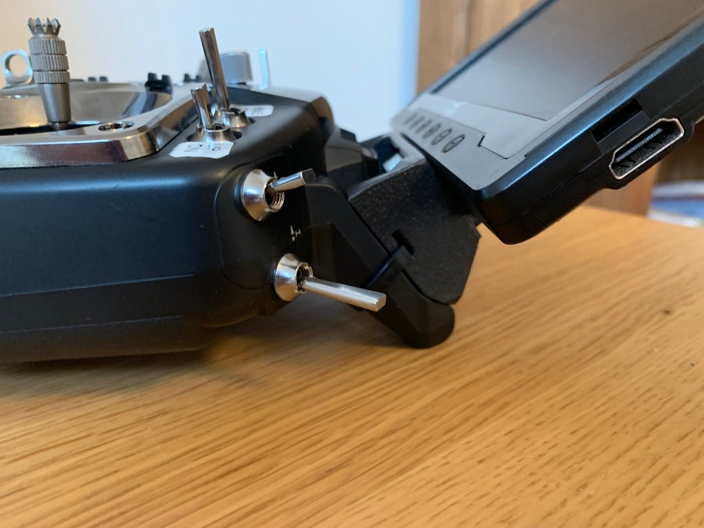 Futaba Monitor Mount V2 by Rasmussen | Download free STL model ...