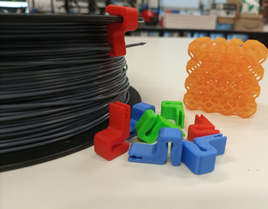 Simple Universal spool clip by David_O | Download free STL model ...